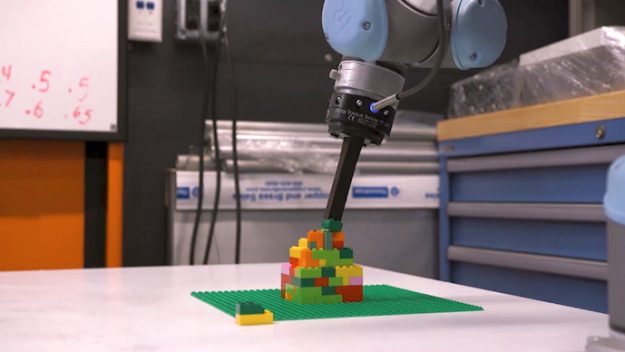 Industrial Robots Turn Construction Worker, One LEGO Brick at a Time ...